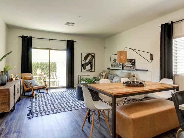 3 BR, 2 BA Apartment 35035 N North Valley Pkwy Unit 1 185A, Phoenix, AZ 85086