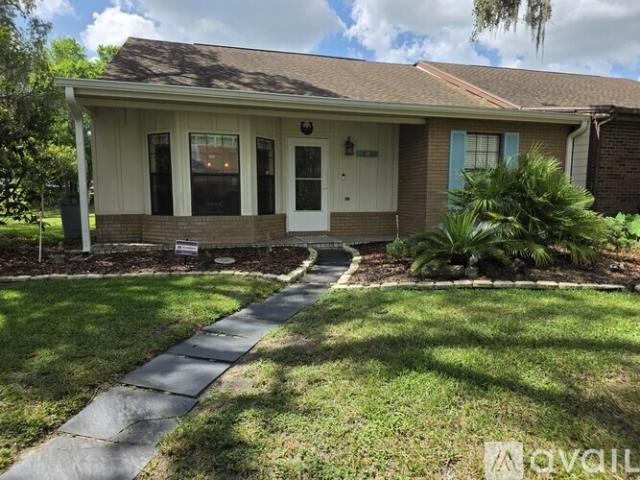 3 BR, 2 BA Apartment 35086 Whispering Oaks Blvd, Dade City, FL 33523