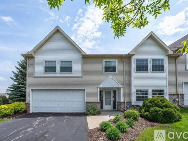3 BR, 2 BA Apartment 350 Kristin Court West, Unit 350, Brookfield, WI 53045