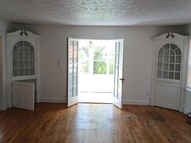 3 BR, 2 BA Apartment 3520 Ingleside Road, Shaker Heights, OH 44122