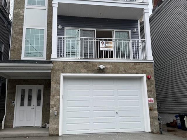 3 BR, 2 BA Apartment 357 359 South 11 Th Street, Unit 3, Newark, NJ 07103
