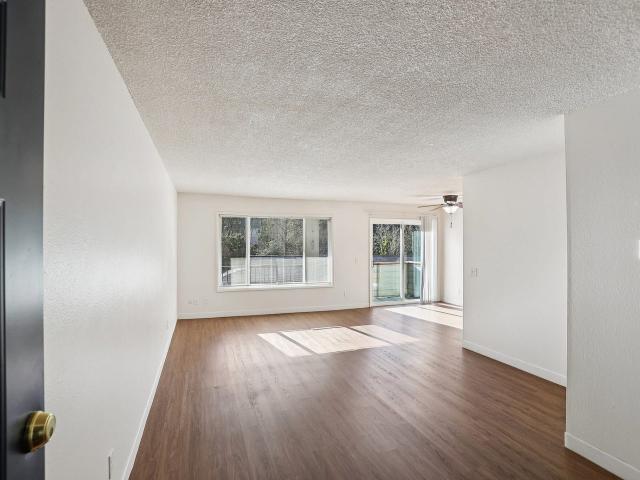 3 BR, 2 BA Apartment 3541 SW Beaverton Hillsdale Hwy Unit 52, Portland, OR 97221
