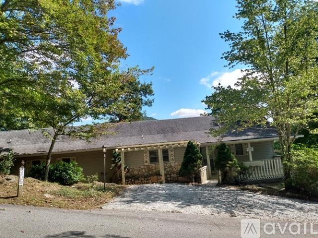 3 BR, 2 BA Apartment 355 Saddleback Cir, Dillard, GA 30537