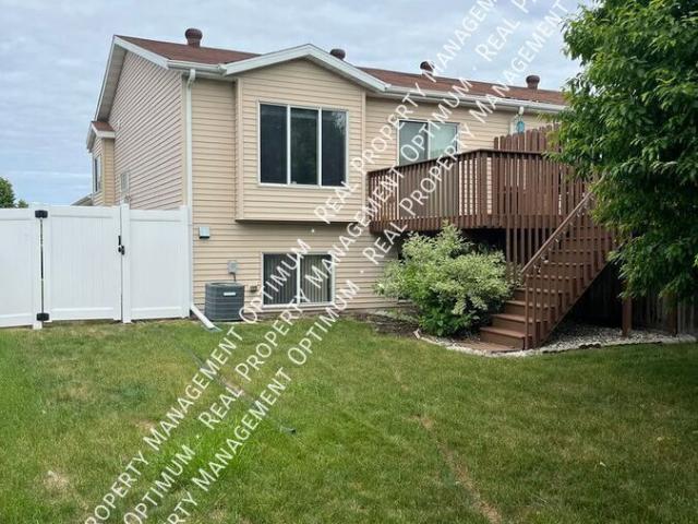 3 BR, 2 BA Apartment 3602 11th St S, Moorhead, MN 56560