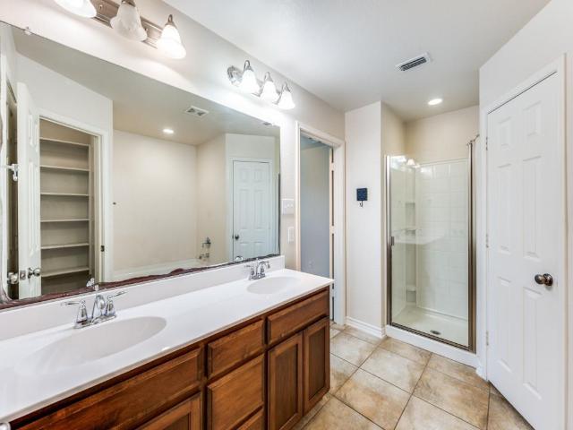 3 BR, 2 BA Apartment 3605 Chapel Hill Lane, Denton, TX 76207