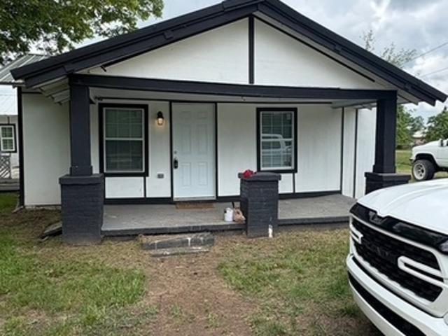 3 BR, 2 BA Apartment 3609 North Highway 3, Seminole, OK 74868