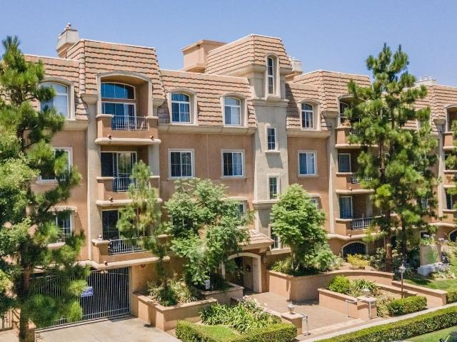 3 BR, 2 BA Apartment 3623 Jasmine Avenue Unit 101, Los Angeles, CA 90034