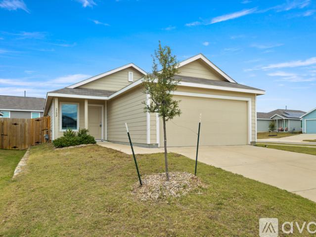 3 BR, 2 BA Apartment 3702 Haydon Hill Road, Crandall, TX 75114