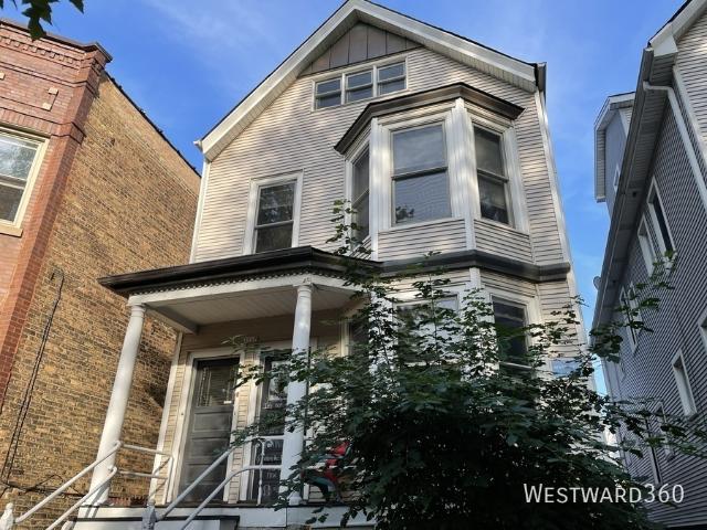3 BR, 2 BA Apartment 3707 N Bosworth Ave, Chicago, IL 60613