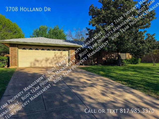 3 BR, 2 BA Apartment 3708 Holland Dr, North Richland Hills, TX 76180