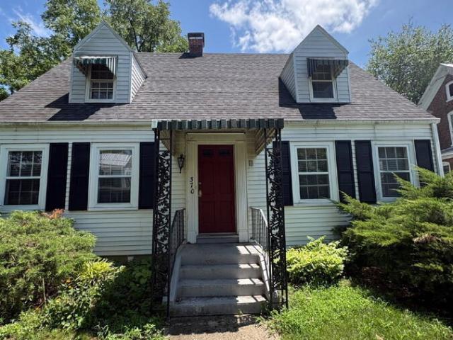 3 BR, 2 BA Apartment 370 High St, Dayton, VA 22821