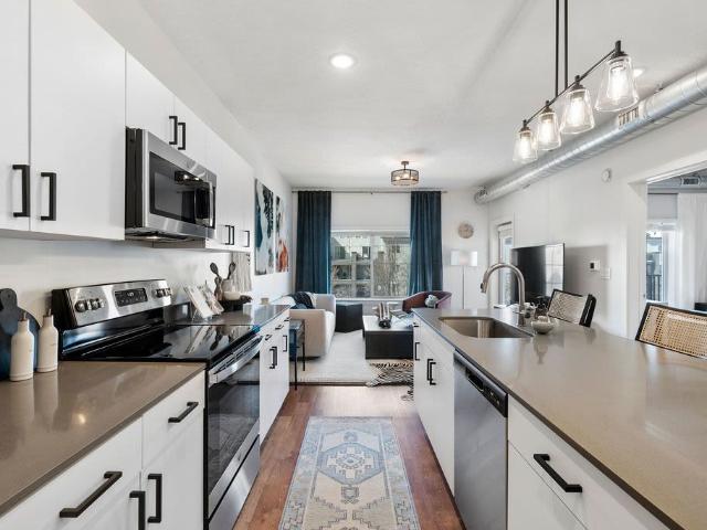 3 BR, 2 BA Apartment 371 South 200 West Unit 810, Salt Lake City, UT 84101