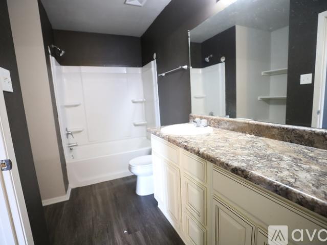 3 BR, 2 BA Apartment 3730 Churchill Dr, Jonesboro, AR 72404