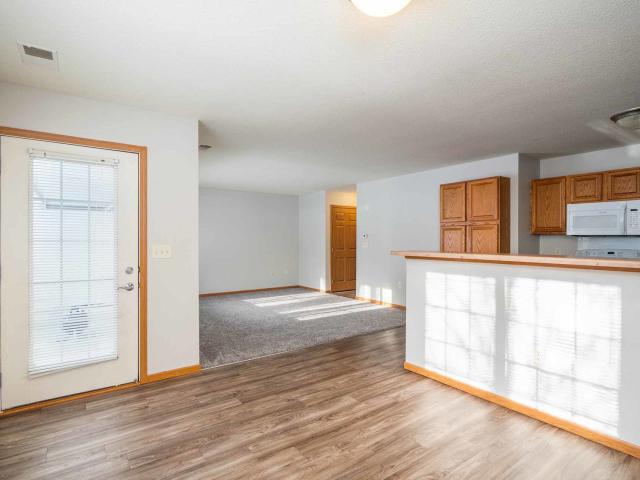 3 BR, 2 BA Apartment 375 Augusta Ct Unit 07 710, Jordan, MN 55352