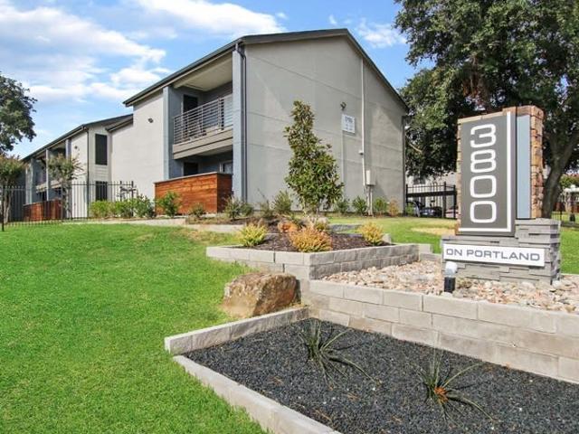 3 BR, 2 BA Apartment 3800 Portland Street Unit 266, Irving, TX 75038
