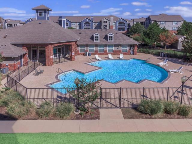 3 BR, 2 BA Apartment 3801 Sycamore School Rd Unit 8 08 0830, Fort Worth, TX 76133