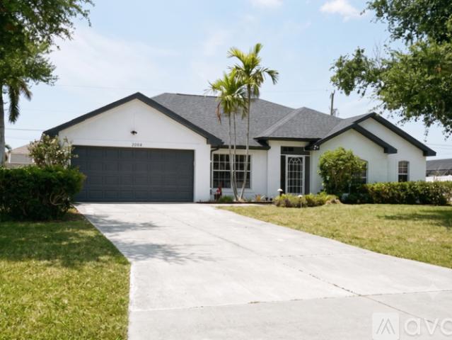 3 BR, 2 BA Apartment 3806 SW 15th Pl, Cape Coral, FL 33914