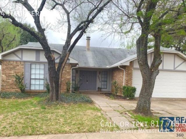 3 BR, 2 BA Apartment 3824 Hackberry, Bedford, TX 76021