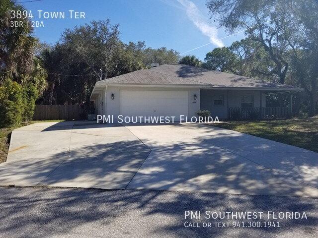 3 BR, 2 BA Apartment 3894 Town Ter, North Port, FL 34286