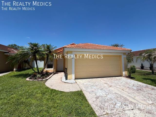3 BR, 2 BA Apartment 38 Vanna Ct, Orlando, FL 32807