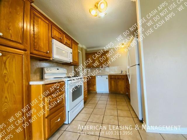 3 BR, 2 BA Apartment 3901 Beverly St, Orange, TX 77632