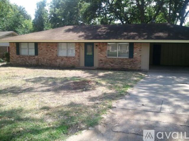 3 BR, 2 BA Apartment 3913 Darrell Ln, Tyler, TX 75701