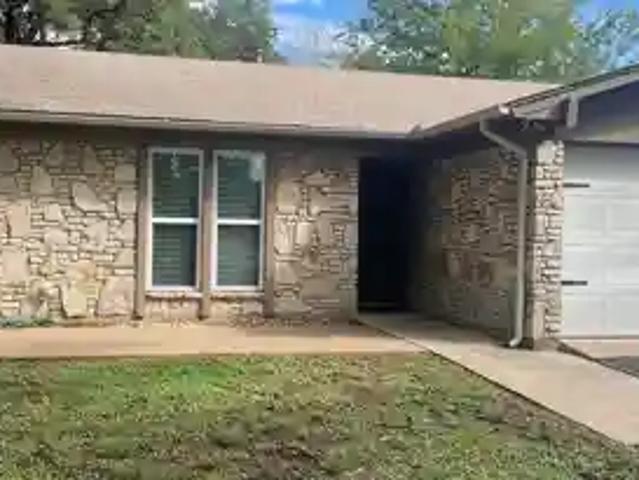 3 BR, 2 BA Apartment 3921 Laramie Dr, Granbury, TX 76049