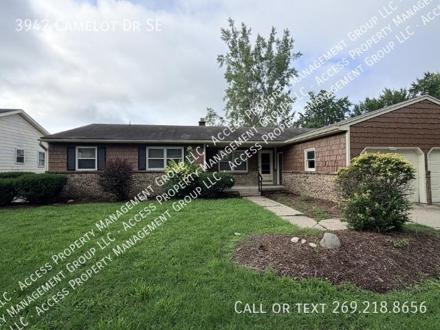 3 BR, 2 BA Apartment 3942 Camelot Dr SE, Grand Rapids, MI 49546