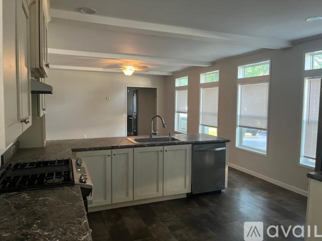 3 BR, 2 BA Apartment 3951 South Mentor Avenue, Unit 42, Springfield, MO 65804