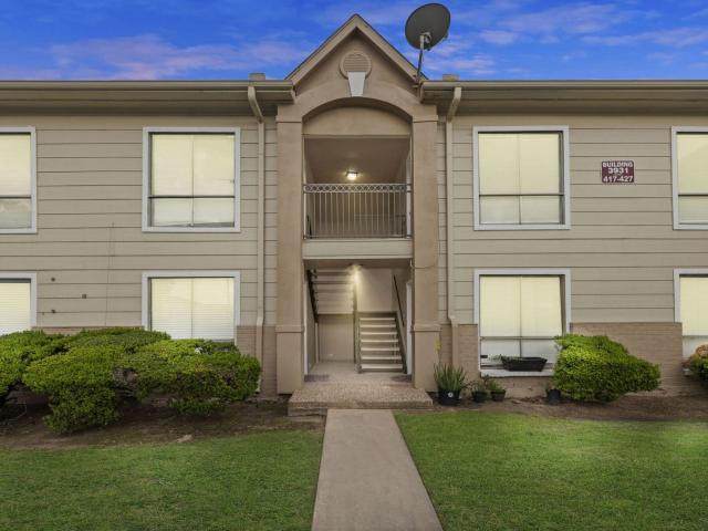 3 BR, 2 BA Apartment 3954 Arlington Square Drive Unit 88, Houston, TX 77034