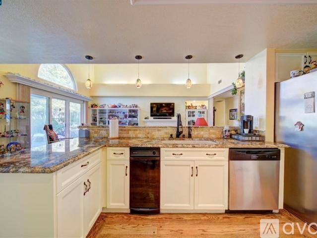 3 BR, 2 BA Apartment 3000 Marble Canyon Pl, San Ramon, CA 94582