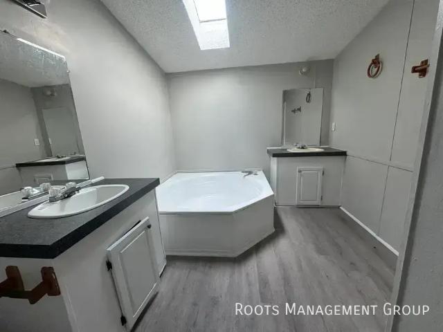 3 BR, 2 BA Apartment 3004 Marlin Court, Fayetteville, NC 28306