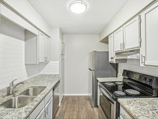 3 BR, 2 BA Apartment 3008 Sappington Place Unit 3010 A, Fort Worth, TX 76116