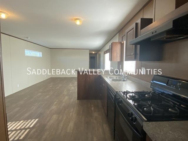 3 BR, 2 BA Apartment 300 N. 13th St, Saratoga, WY 82331