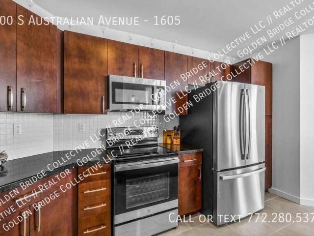 3 BR, 2 BA Apartment 300 S Australian Avenue, West Palm Beach, FL 33401