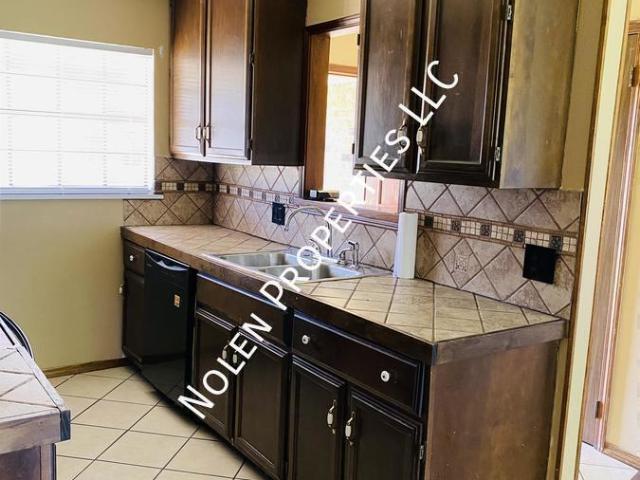 3 BR, 2 BA Apartment 3014 W Delta Dr, Enid, OK 73703