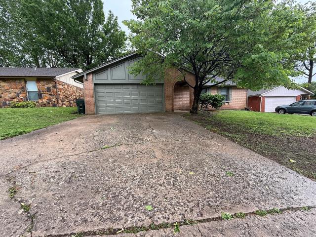 3 BR, 2 BA Apartment 302 E 24th Court, Owasso, OK 74055