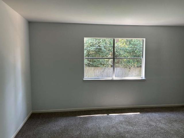 3 BR, 2 BA Apartment 3030 Winding Way, Huntsville, TX 77340