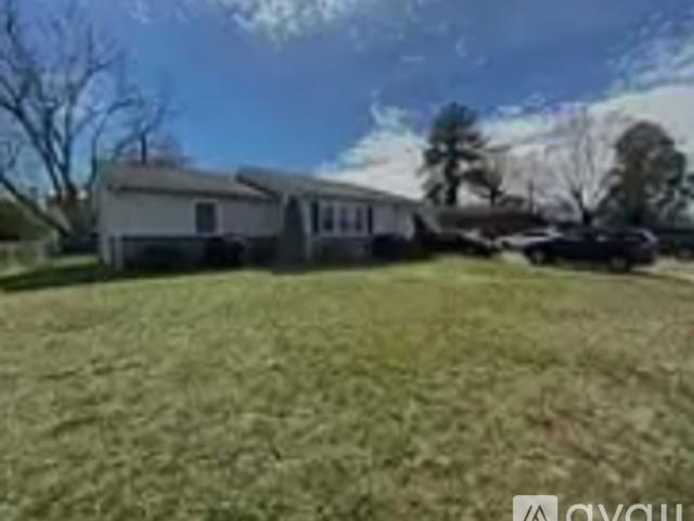 3 BR, 2 BA Apartment 3033 Kenelm Drive, Chesapeake, VA 23323