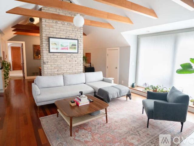 3 BR, 2 BA Apartment 3037 Knox Avenue South, Unit 301, Minneapolis, MN 55408