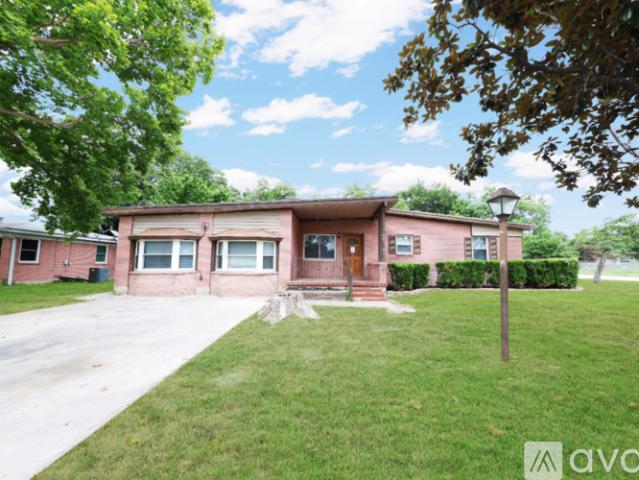 3 BR, 2 BA Apartment 307 Oak St, Copperas Cove, TX 76522