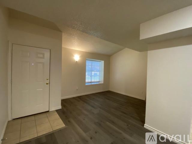 3 BR, 2 BA Apartment 304 Cates Dr, Unit 304, Kaufman, TX 75142