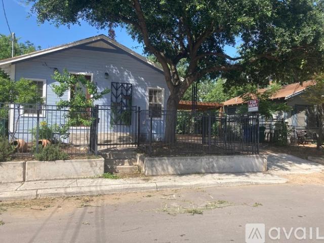 3 BR, 2 BA Apartment 305 Keller St, San Antonio, TX 78204
