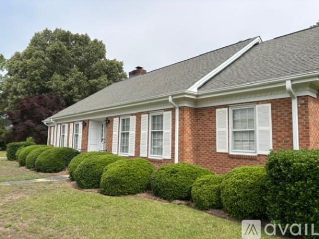 3 BR, 2 BA Apartment 308 W 32nd St, Lumberton, NC 28358