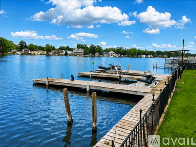 3 BR, 2 BA Apartment 313 Gilmore Ct, Michigan Center, MI 49254