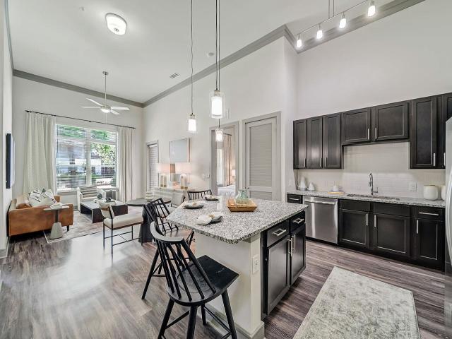 3 BR, 2 BA Apartment 3100 Ohio Dr Unit 2B 307, Frisco, TX 75035