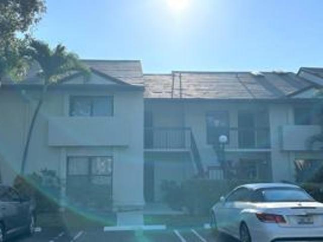 3 BR, 2 BA Apartment 3101 Lucerne Park Dr, Greenacres, FL 33467