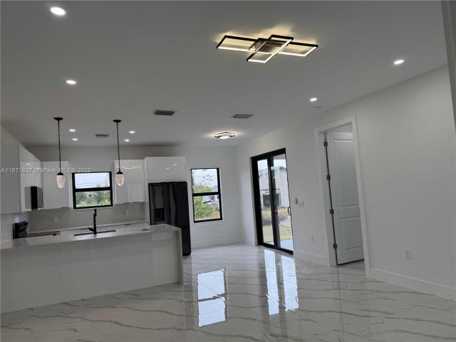3 BR, 2 BA Apartment 3107 9 9th Street Southwest, Lehigh Acres, FL 33976