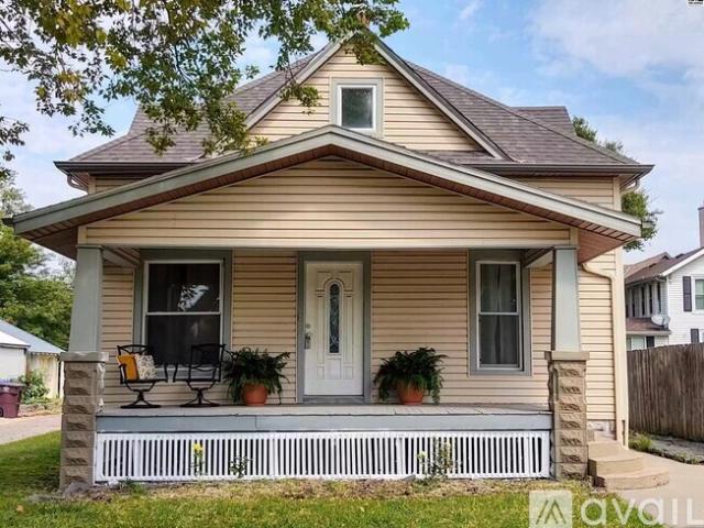 3 BR, 2 BA Apartment 310 W Marlin St, McPherson, KS 67460