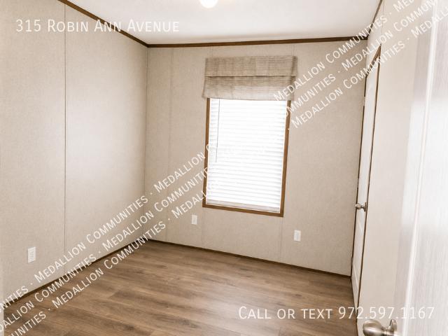 3 BR, 2 BA Apartment 315 Robin Ann Avenue, Clarksville, TN 37042